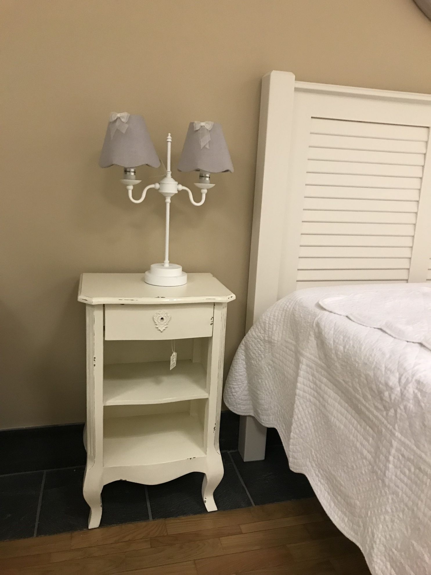 Comodino shabby C 30 – La maison des reves